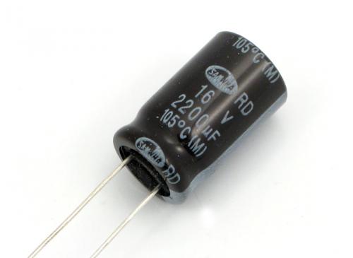 Electrolytic Capacitor 2200µF 16V P=5 - 3Pcs — Robot Italy